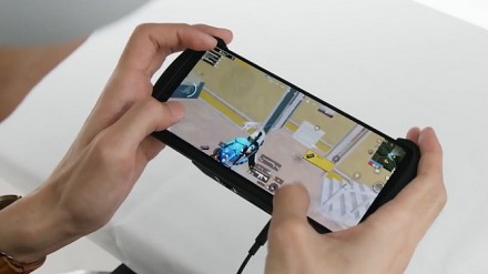 Sony Xperia Stream 登場！一裝變成 Gaming Phone - DCFever.com